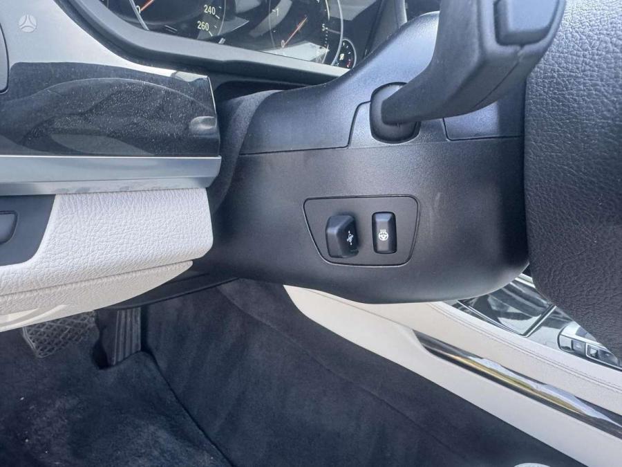 Blue BMW 750 2015 in Kaunas, with an engine capacity of 2.99 L and mileage of 126 thousand km for 15650 €, photo 30 on AUTOMOTO.COM.LV