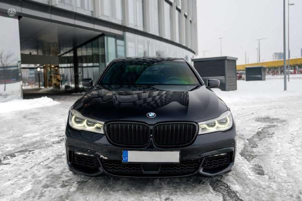 Blue BMW 750 2016 in Vilnius, with an engine capacity of 4.40 L and mileage of 149 thousand km for 27000 €, photo 2 on AUTOMOTO.COM.LV