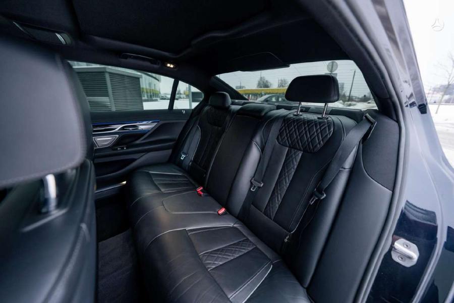 Zils BMW 750 2016 Viļņa, ar dzinēja tilpumu 4.40 L un nobraukumu 149 tūkst. km par 27000 €, foto 8 vietnē AUTOMOTO.COM.LV