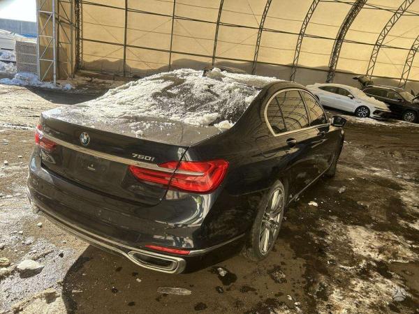 Zils BMW 750 2016 Viļņa, ar dzinēja tilpumu 4.40 L un nobraukumu 218 tūkst. km par 11500 €, foto 11 vietnē AUTOMOTO.COM.LV