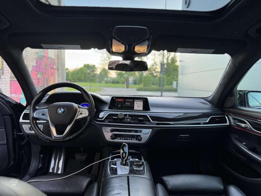 Zils BMW 750 2017 Viļņa, ar dzinēja tilpumu 4.40 L un nobraukumu 125 tūkst. km par 27500 €, foto 22 vietnē AUTOMOTO.COM.LV