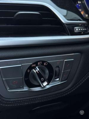 Zils BMW 750 2017 Viļņa, ar dzinēja tilpumu 4.40 L un nobraukumu 125 tūkst. km par 27500 €, foto 30 vietnē AUTOMOTO.COM.LV