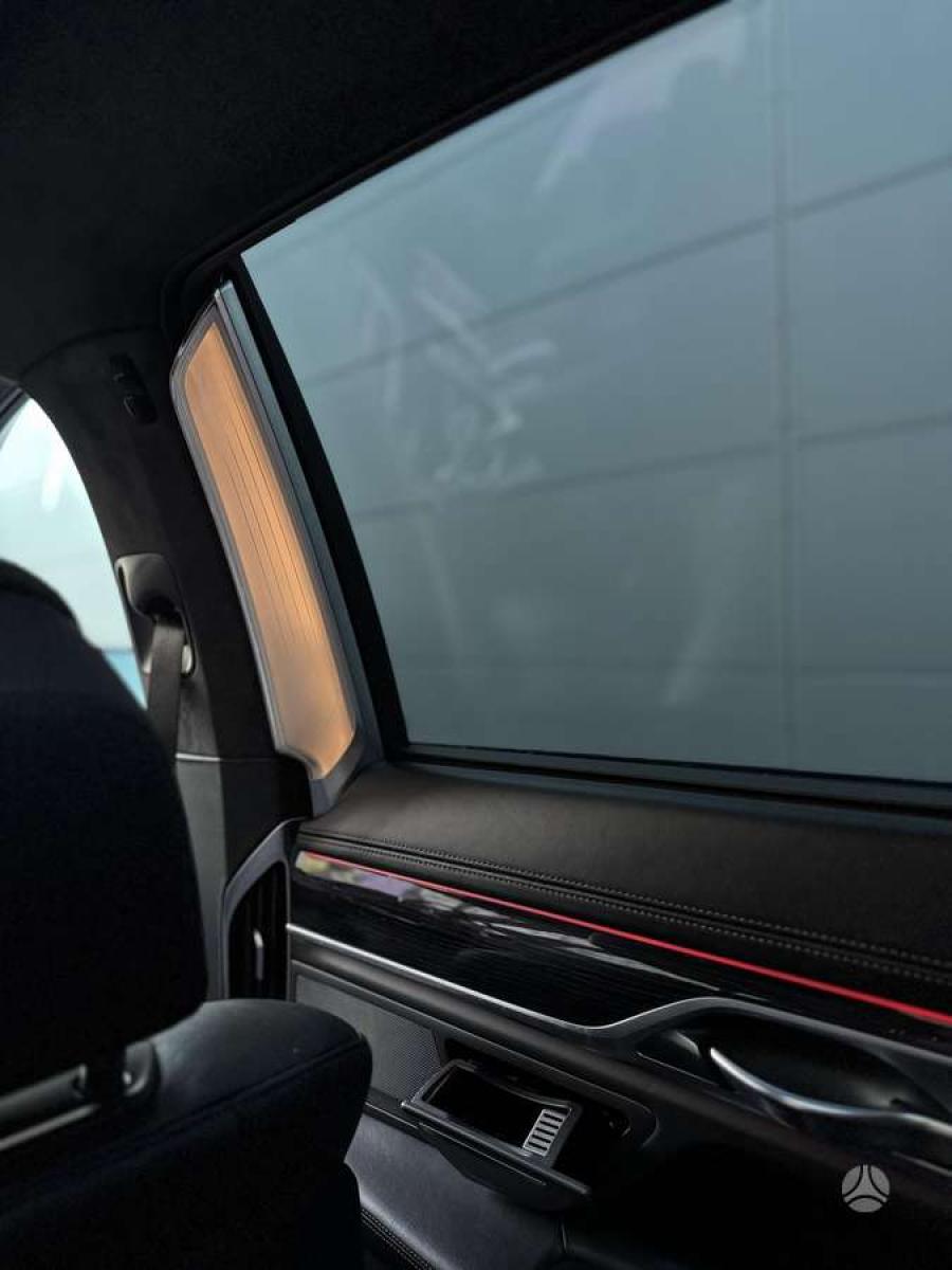 Zils BMW 750 2017 Viļņa, ar dzinēja tilpumu 4.40 L un nobraukumu 125 tūkst. km par 27500 €, foto 38 vietnē AUTOMOTO.COM.LV