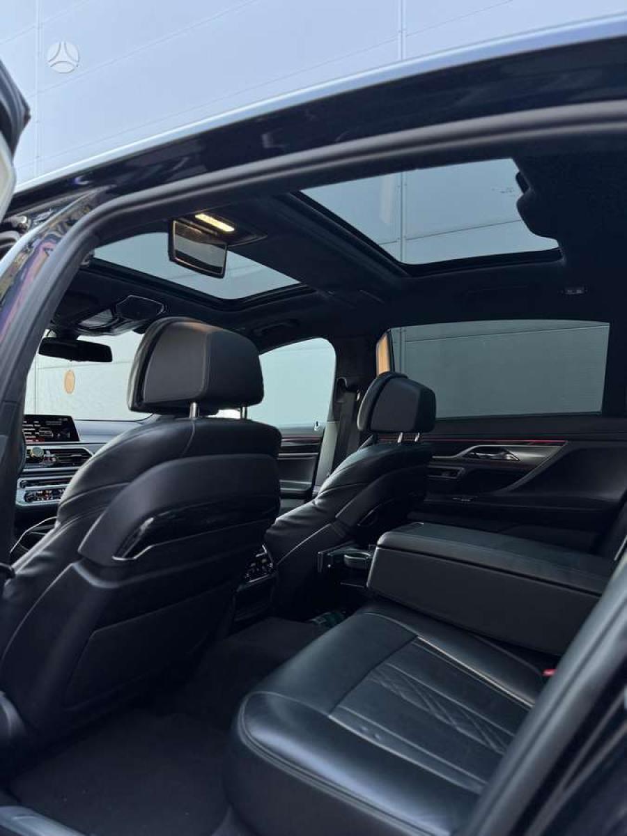 Zils BMW 750 2017 Viļņa, ar dzinēja tilpumu 4.40 L un nobraukumu 125 tūkst. km par 27500 €, foto 44 vietnē AUTOMOTO.COM.LV