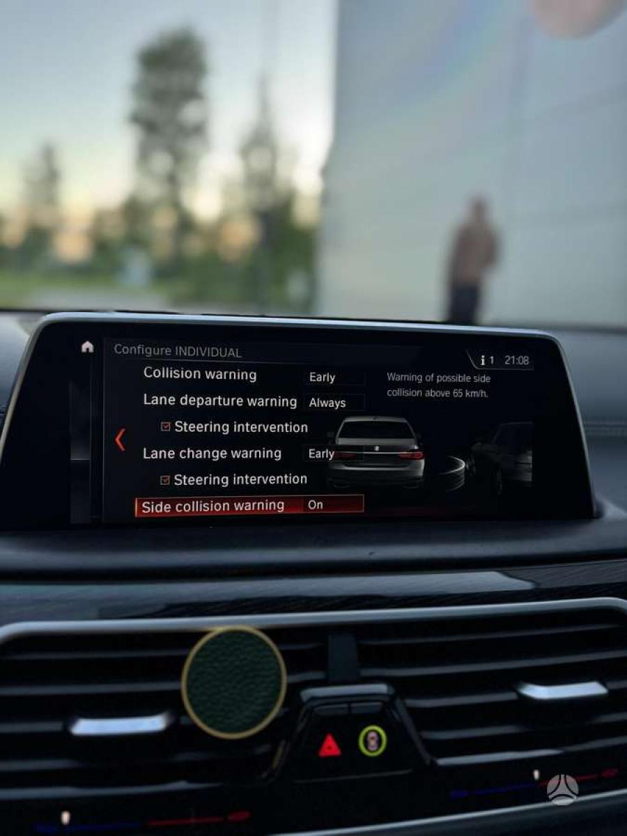 Zils BMW 750 2017 Viļņa, ar dzinēja tilpumu 4.40 L un nobraukumu 125 tūkst. km par 27500 €, foto 54 vietnē AUTOMOTO.COM.LV