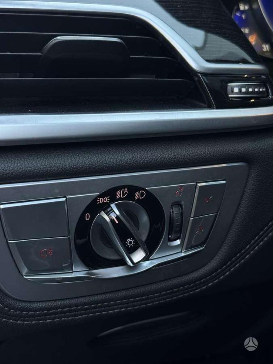 Zils BMW 750 2017 Viļņa, ar dzinēja tilpumu 4.40 L un nobraukumu 125 tūkst. km par 27500 €, foto 31 vietnē AUTOMOTO.COM.LV