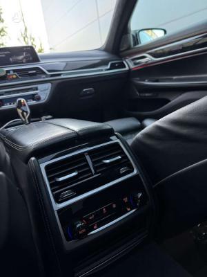 Zils BMW 750 2017 Viļņa, ar dzinēja tilpumu 4.40 L un nobraukumu 125 tūkst. km par 27500 €, foto 35 vietnē AUTOMOTO.COM.LV