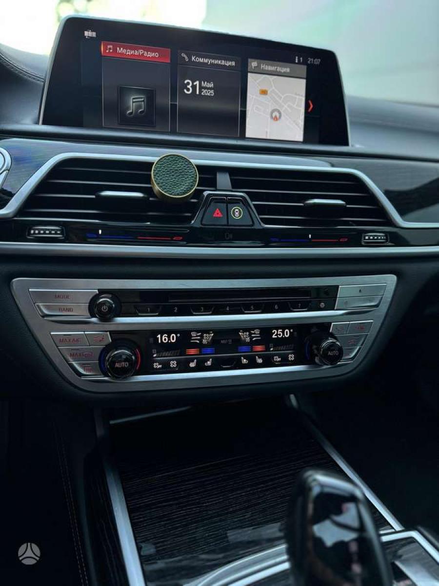 Zils BMW 750 2017 Viļņa, ar dzinēja tilpumu 4.40 L un nobraukumu 125 tūkst. km par 27500 €, foto 43 vietnē AUTOMOTO.COM.LV