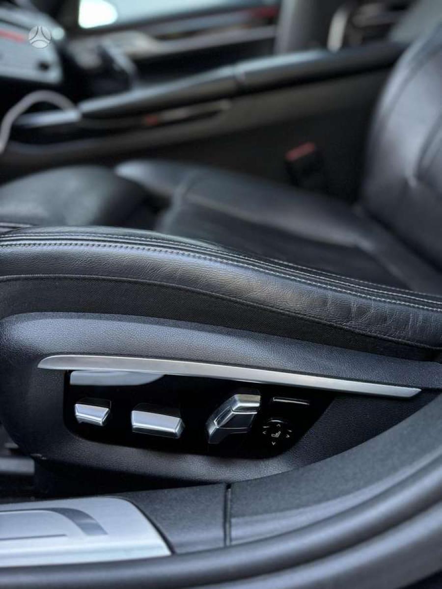 Zils BMW 750 2017 Viļņa, ar dzinēja tilpumu 4.40 L un nobraukumu 125 tūkst. km par 27500 €, foto 49 vietnē AUTOMOTO.COM.LV