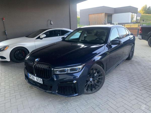 Zils BMW 750 2018 Viļņa, ar dzinēja tilpumu 4.40 L un nobraukumu 67 tūkst. km par 42000 €, foto 1 vietnē AUTOMOTO.COM.LV