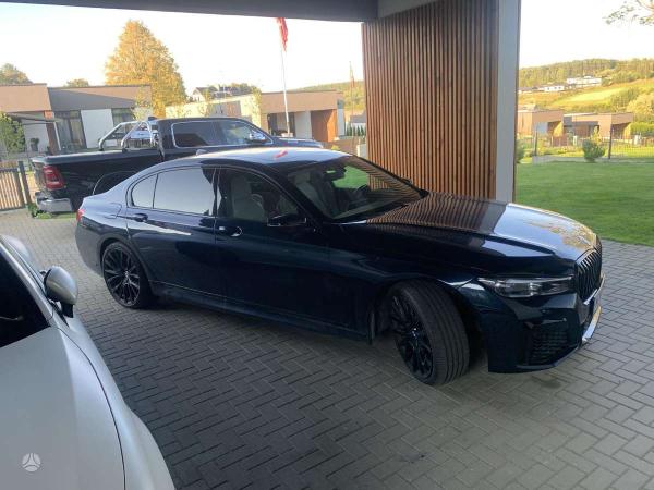 Zils BMW 750 2018 Viļņa, ar dzinēja tilpumu 4.40 L un nobraukumu 67 tūkst. km par 42000 €, foto 2 vietnē AUTOMOTO.COM.LV