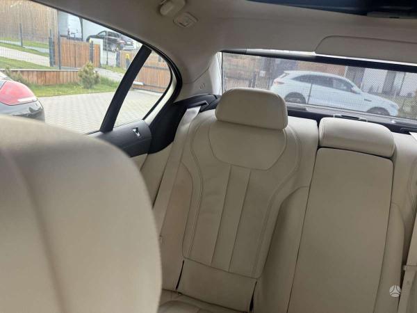 Zils BMW 750 2018 Viļņa, ar dzinēja tilpumu 4.40 L un nobraukumu 67 tūkst. km par 42000 €, foto 11 vietnē AUTOMOTO.COM.LV