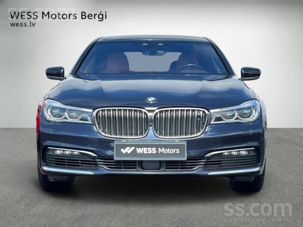 Blue BMW 750 2018 in Riga, with an engine capacity of 3.00 L and mileage of 185 thousand km for 29990 €, photo 5 on AUTOMOTO.COM.LV