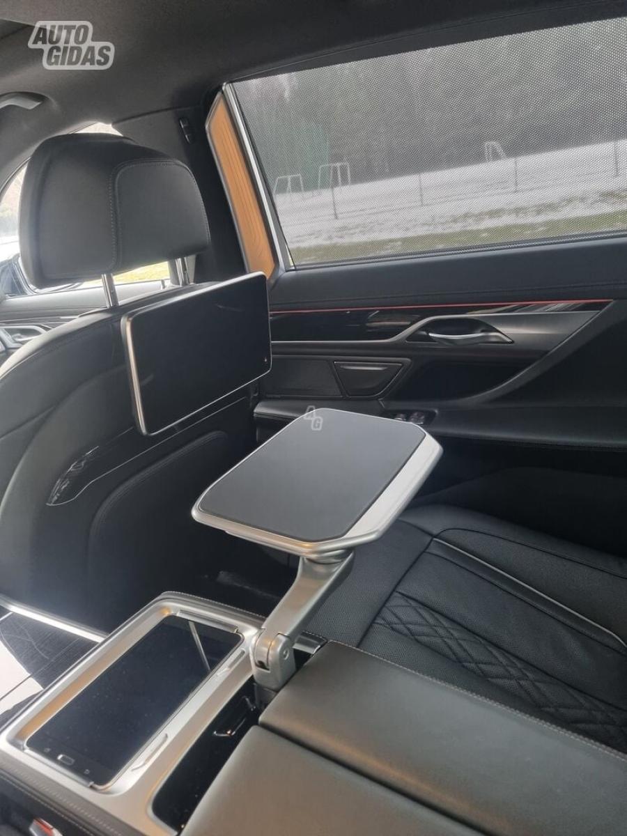 Zils BMW 750 2019 Prienai, ar dzinēja tilpumu 3.00 L un nobraukumu 172 tūkst. km par 52000 €, foto 26 vietnē AUTOMOTO.COM.LV