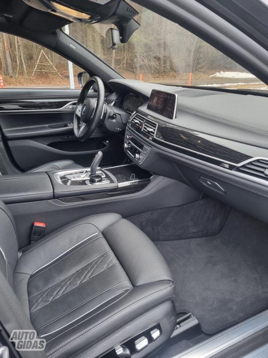 Zils BMW 750 2019 Prienai, ar dzinēja tilpumu 3.00 L un nobraukumu 172 tūkst. km par 52000 €, foto 31 vietnē AUTOMOTO.COM.LV
