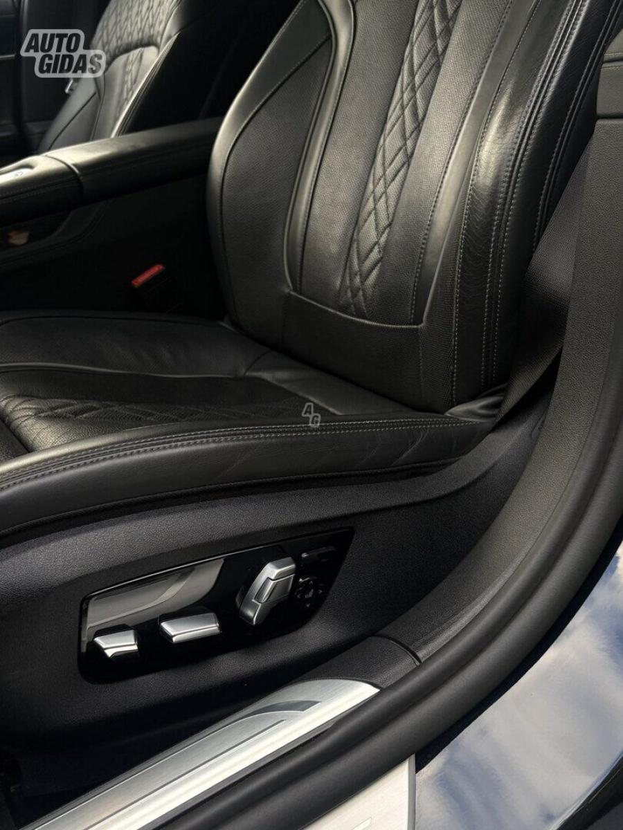 Zils BMW 750 2019 Prienai, ar dzinēja tilpumu 3.00 L un nobraukumu 176 tūkst. km par 48500 €, foto 27 vietnē AUTOMOTO.COM.LV