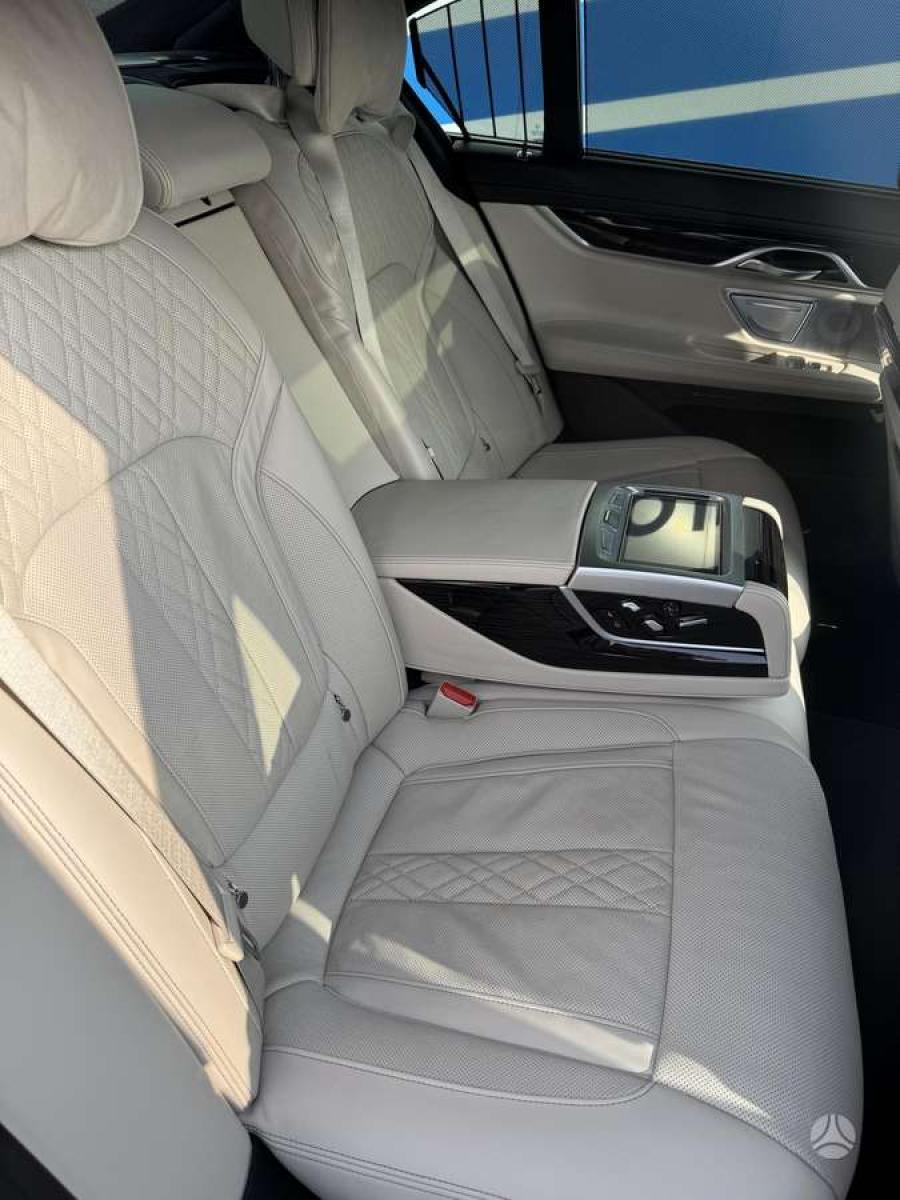 Синий БМВ 750 2019 в Каунас, объемом двигателя 2.99 л и пробегом 152 тыс. км за 37999 €, фото 26 на AUTOMOTO.COM.LV