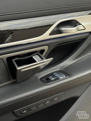 Zils BMW 750 2019 Prienai, ar dzinēja tilpumu 3.00 L un nobraukumu 176 tūkst. km par 48500 €, foto 11 vietnē AUTOMOTO.COM.LV