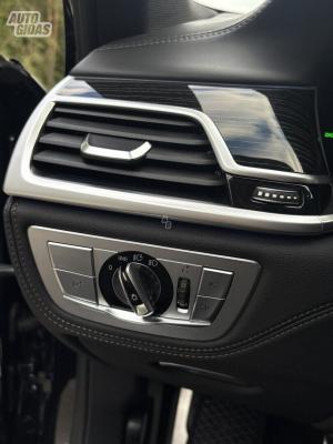Zils BMW 750 2019 Prienai, ar dzinēja tilpumu 3.00 L un nobraukumu 176 tūkst. km par 48500 €, foto 32 vietnē AUTOMOTO.COM.LV
