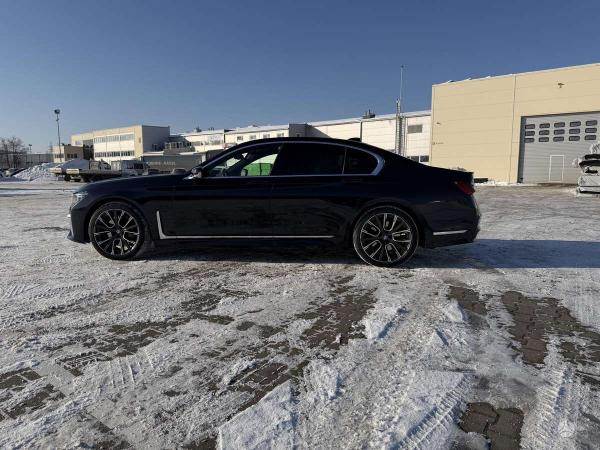 Zils BMW 750 2020 Kauņa, ar dzinēja tilpumu 2.99 L un nobraukumu 151 tūkst. km par 44999 €, foto 8 vietnē AUTOMOTO.COM.LV