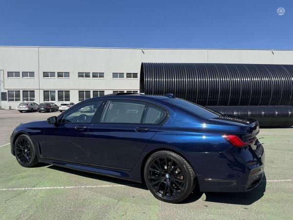 Zils BMW 750 2021 Marijampole, ar dzinēja tilpumu 4.40 L un nobraukumu 147 tūkst. km par 36500 €, foto 2 vietnē AUTOMOTO.COM.LV
