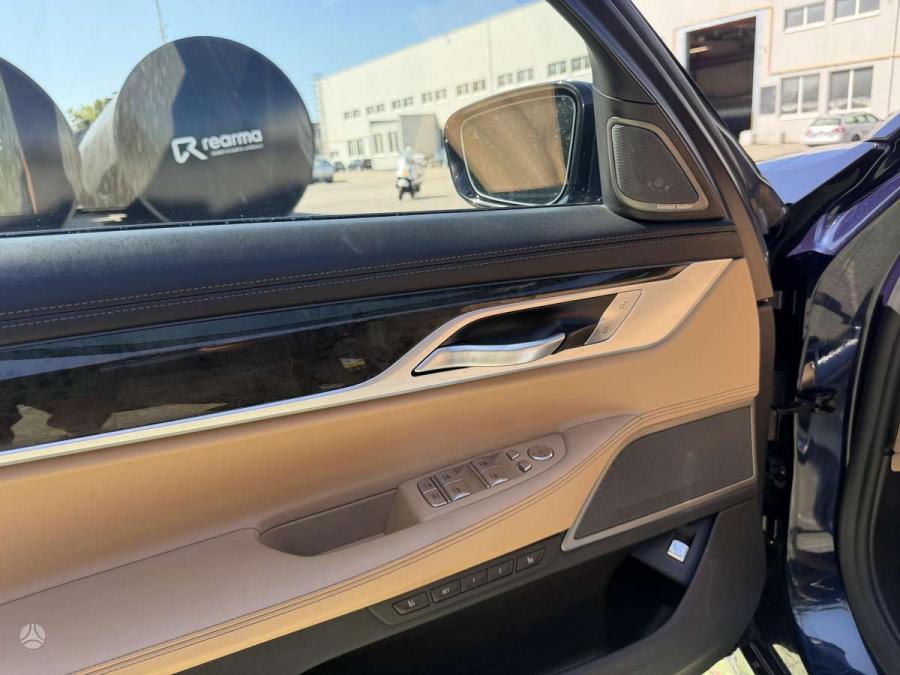 Zils BMW 750 2021 Marijampole, ar dzinēja tilpumu 4.40 L un nobraukumu 147 tūkst. km par 36500 €, foto 13 vietnē AUTOMOTO.COM.LV
