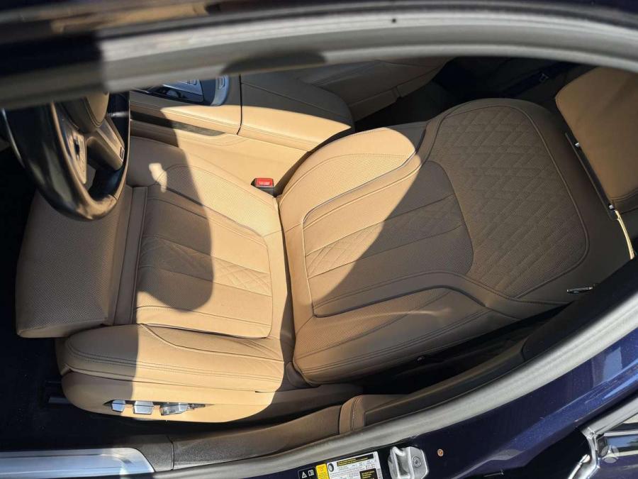 Zils BMW 750 2021 Marijampole, ar dzinēja tilpumu 4.40 L un nobraukumu 147 tūkst. km par 36500 €, foto 14 vietnē AUTOMOTO.COM.LV
