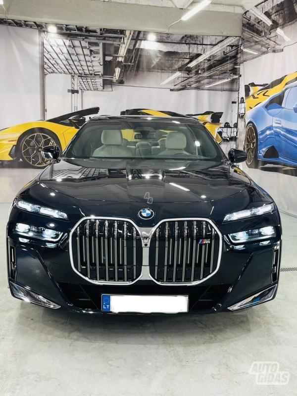 Zils BMW 750 2024 Kauņa, ar dzinēja tilpumu 3.00 L un nobraukumu 22 tūkst. km par 99000 €, foto 1 vietnē AUTOMOTO.COM.LV