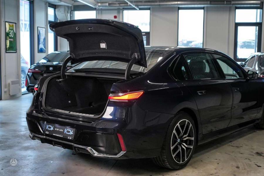 Zils BMW 750 2024 Kauņa, ar dzinēja tilpumu 2.99 L un nobraukumu 22 tūkst. km par 95950 €, foto 12 vietnē AUTOMOTO.COM.LV