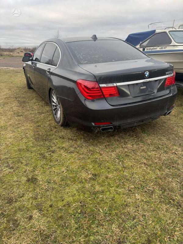 Brūns BMW 750 2011 Klaipėda, ar dzinēja tilpumu 4.40 L un nobraukumu 199 tūkst. km par 5000 €, foto 2 vietnē AUTOMOTO.COM.LV