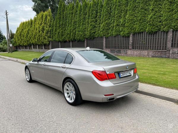 Brūns BMW 750 2011 Viļņa, ar dzinēja tilpumu 4.40 L un nobraukumu 151 tūkst. km par 7999 €, foto 3 vietnē AUTOMOTO.COM.LV