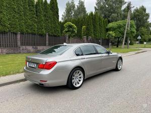 Brūns BMW 750 2011 Viļņa, ar dzinēja tilpumu 4.40 L un nobraukumu 151 tūkst. km par 7999 €, foto 5 vietnē AUTOMOTO.COM.LV