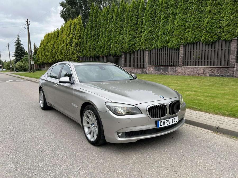 Brūns BMW 750 2011 Viļņa, ar dzinēja tilpumu 4.40 L un nobraukumu 151 tūkst. km par 7999 €, foto 6 vietnē AUTOMOTO.COM.LV