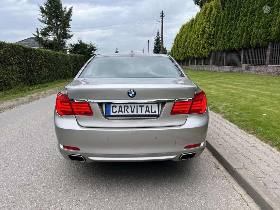 Brūns BMW 750 2011 Viļņa, ar dzinēja tilpumu 4.40 L un nobraukumu 151 tūkst. km par 7999 €, foto 7 vietnē AUTOMOTO.COM.LV