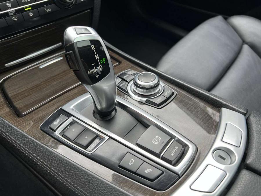 Brūns BMW 750 2011 Viļņa, ar dzinēja tilpumu 4.40 L un nobraukumu 151 tūkst. km par 7999 €, foto 34 vietnē AUTOMOTO.COM.LV