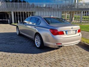 Brown BMW 750 2013 in Vilnius, with an engine capacity of 4.40 L and mileage of 148 thousand km for 9400 €, photo 6 on AUTOMOTO.COM.LV