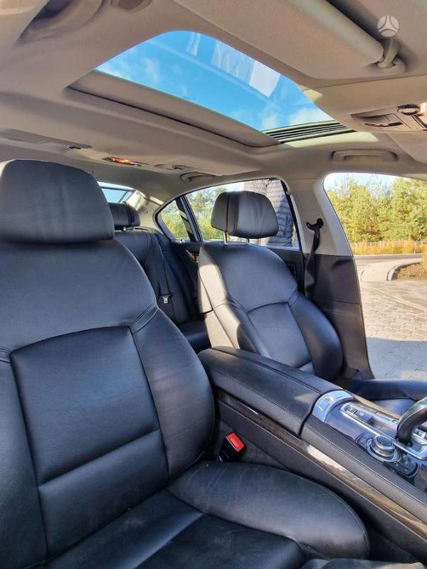 Brūns BMW 750 2013 Viļņa, ar dzinēja tilpumu 4.40 L un nobraukumu 148 tūkst. km par 9400 €, foto 11 vietnē AUTOMOTO.COM.LV