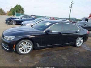 Brown BMW 750 2016 in Vilnius, with an engine capacity of 4.40 L and mileage of 239 thousand km for 14999 €, photo 7 on AUTOMOTO.COM.LV