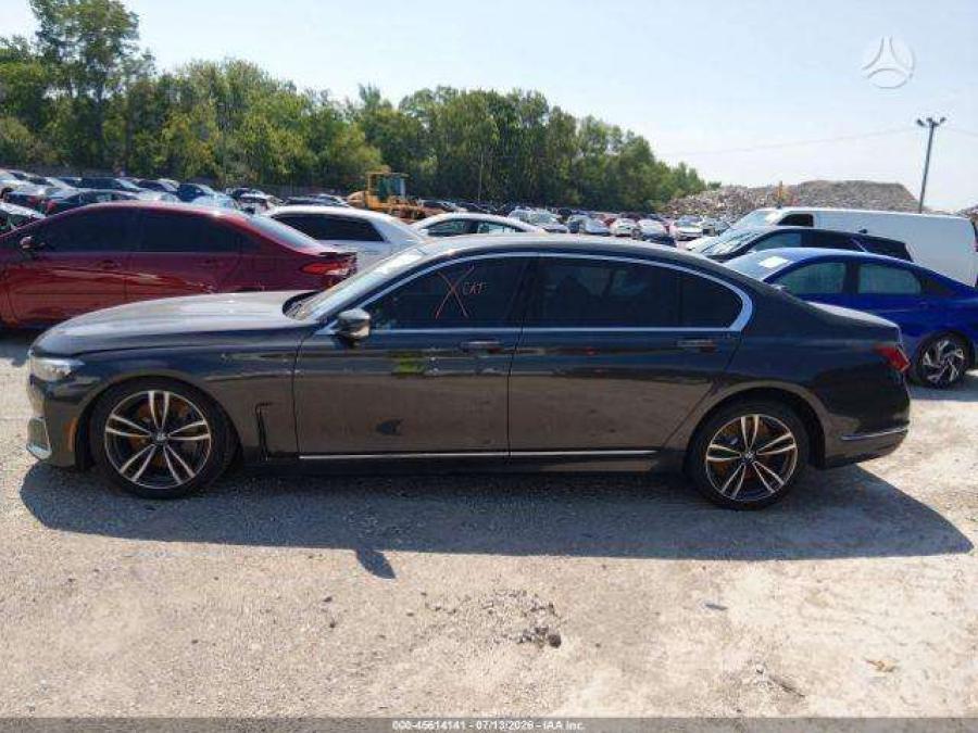 Brūns BMW 750 2020 Viļņa, ar dzinēja tilpumu 4.40 L un nobraukumu 75 tūkst. km par 16999 €, foto 3 vietnē AUTOMOTO.COM.LV