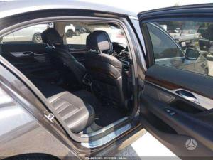 Brūns BMW 750 2020 Viļņa, ar dzinēja tilpumu 4.40 L un nobraukumu 75 tūkst. km par 16999 €, foto 13 vietnē AUTOMOTO.COM.LV