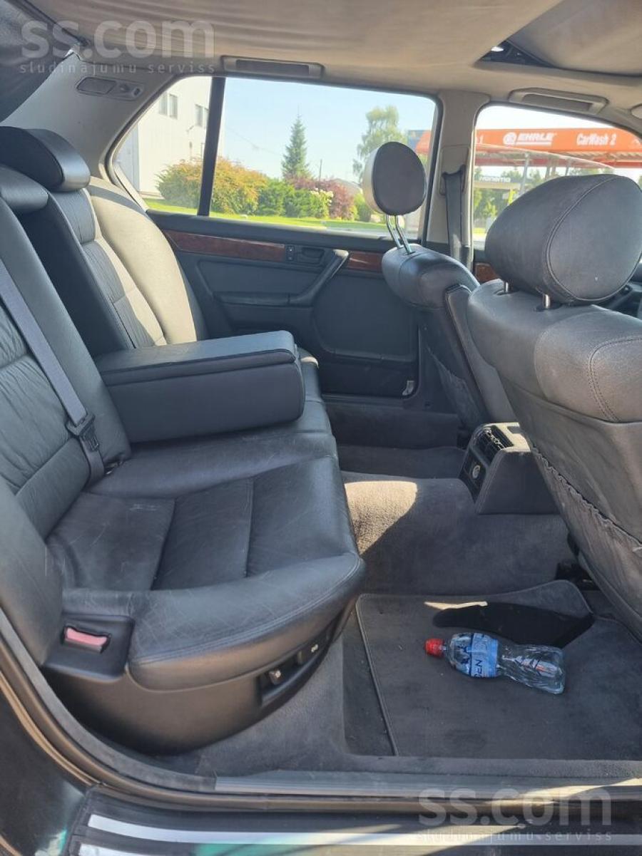 Grey BMW 750 1988 in Talsi, with an engine capacity of 5.00 L and mileage of 300 thousand km for 6500 €, photo 6 on AUTOMOTO.COM.LV