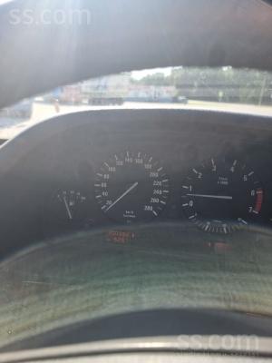 Grey BMW 750 1988 in Talsi, with an engine capacity of 5.00 L and mileage of 300 thousand km for 6500 €, photo 8 on AUTOMOTO.COM.LV