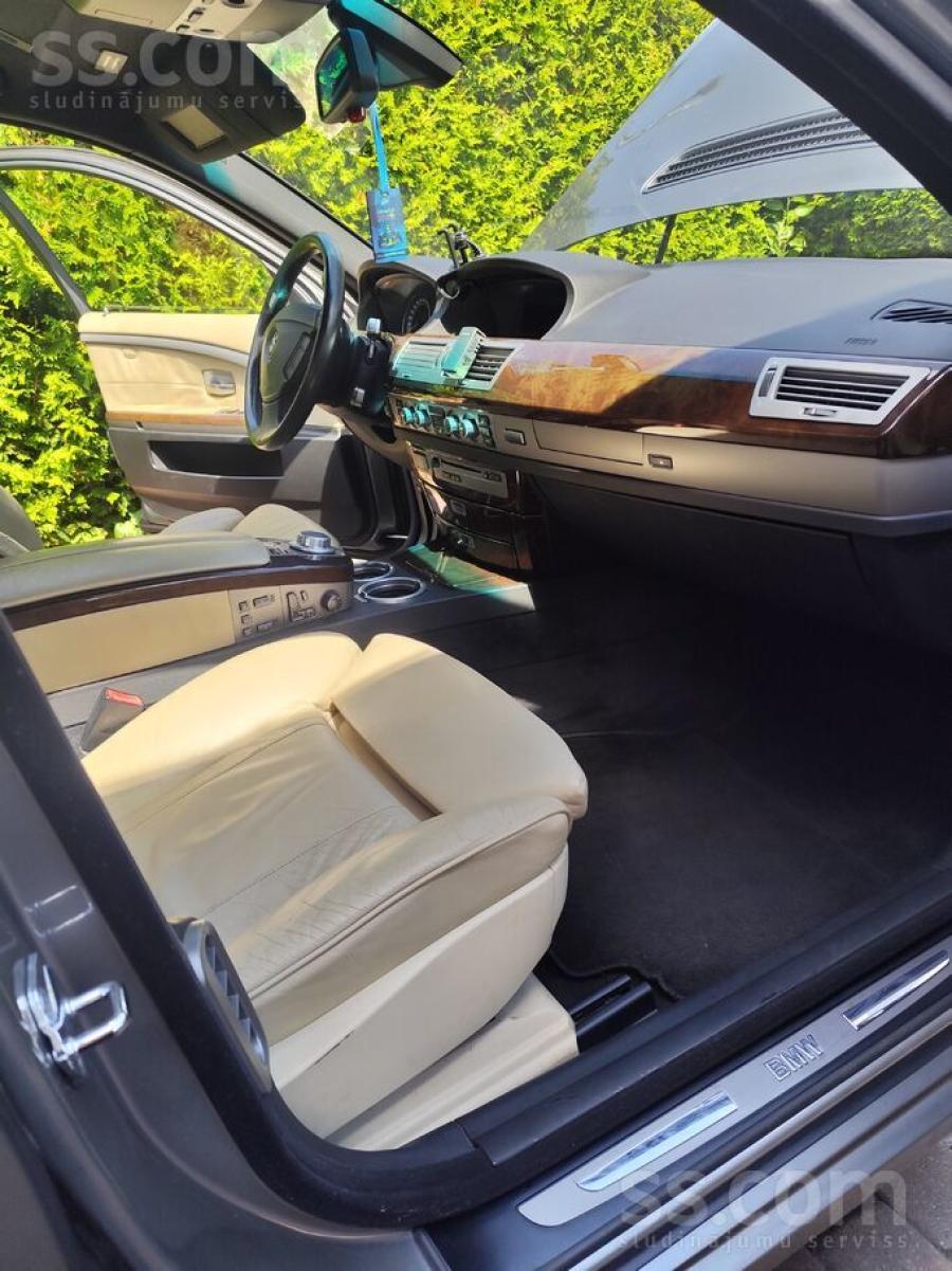 Pelēks BMW 750 2005 Rīga, ar dzinēja tilpumu 4.80 L un nobraukumu 170 tūkst. km par 6500 €, foto 14 vietnē AUTOMOTO.COM.LV
