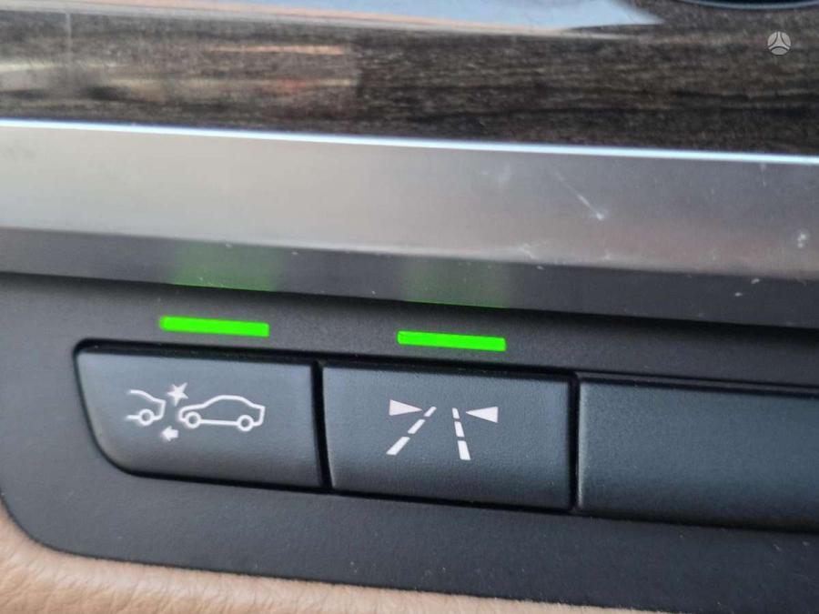 Pelēks BMW 750 2008 Kretinga, ar dzinēja tilpumu 4.40 L un nobraukumu 194 tūkst. km par 6600 €, foto 13 vietnē AUTOMOTO.COM.LV