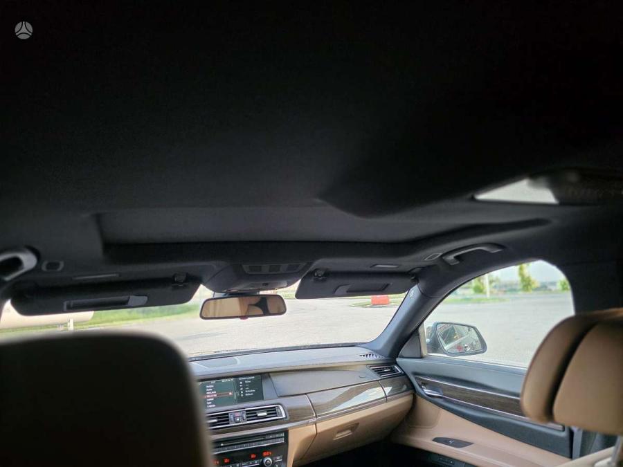 Pelēks BMW 750 2008 Kretinga, ar dzinēja tilpumu 4.40 L un nobraukumu 194 tūkst. km par 6600 €, foto 17 vietnē AUTOMOTO.COM.LV
