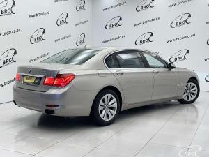 Grey BMW 750 2011 in Vilnius, with an engine capacity of 4.40 L and mileage of 233 thousand km for 9500 €, photo 3 on AUTOMOTO.COM.LV