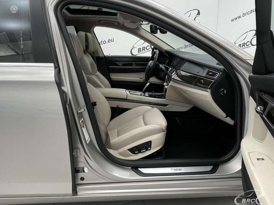 Grey BMW 750 2011 in Vilnius, with an engine capacity of 4.40 L and mileage of 233 thousand km for 9500 €, photo 5 on AUTOMOTO.COM.LV