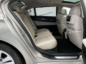 Grey BMW 750 2011 in Vilnius, with an engine capacity of 4.40 L and mileage of 233 thousand km for 9500 €, photo 12 on AUTOMOTO.COM.LV