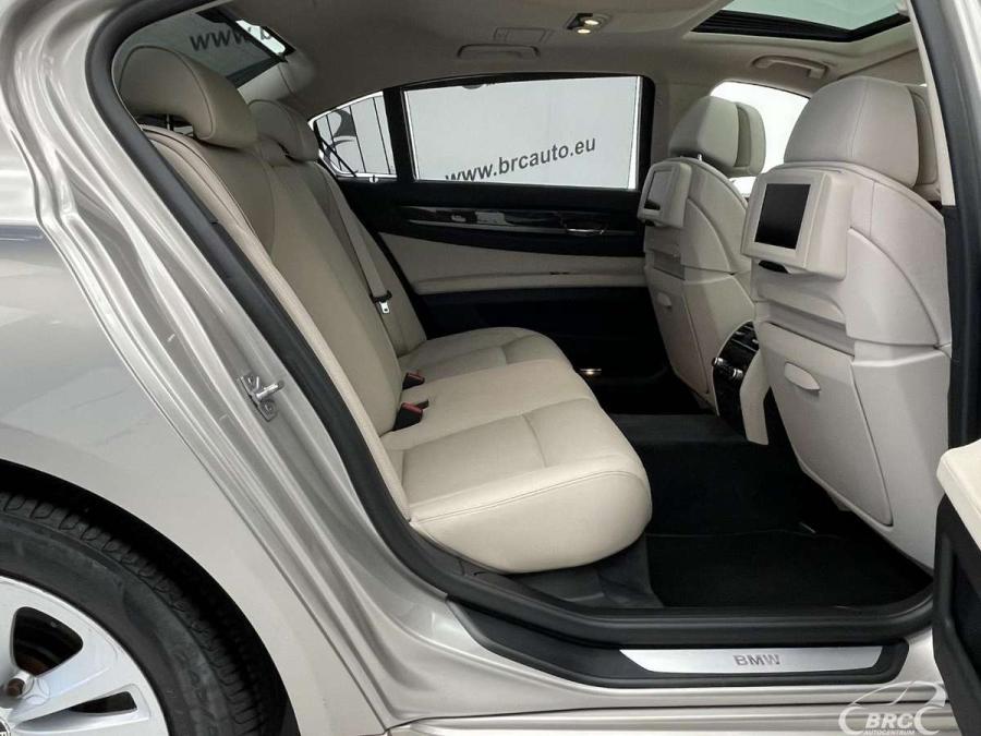 Grey BMW 750 2011 in Vilnius, with an engine capacity of 4.40 L and mileage of 233 thousand km for 9500 €, photo 12 on AUTOMOTO.COM.LV