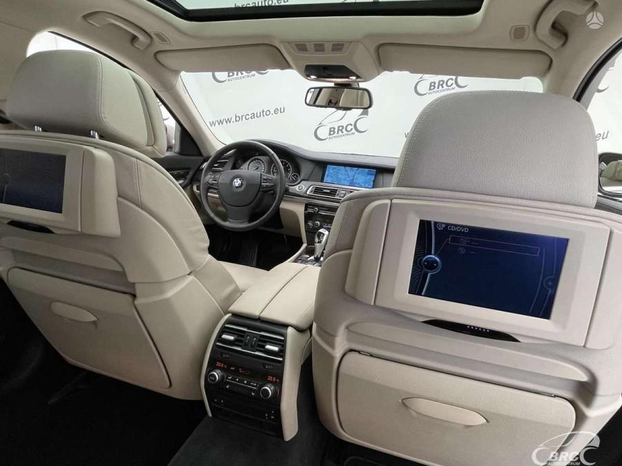 Grey BMW 750 2011 in Vilnius, with an engine capacity of 4.40 L and mileage of 233 thousand km for 9500 €, photo 16 on AUTOMOTO.COM.LV